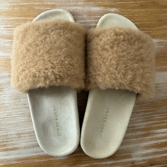 Jenni Kayne | Shoes | Jenni Kayne Tan Fuzzy Sandals | Poshmark
